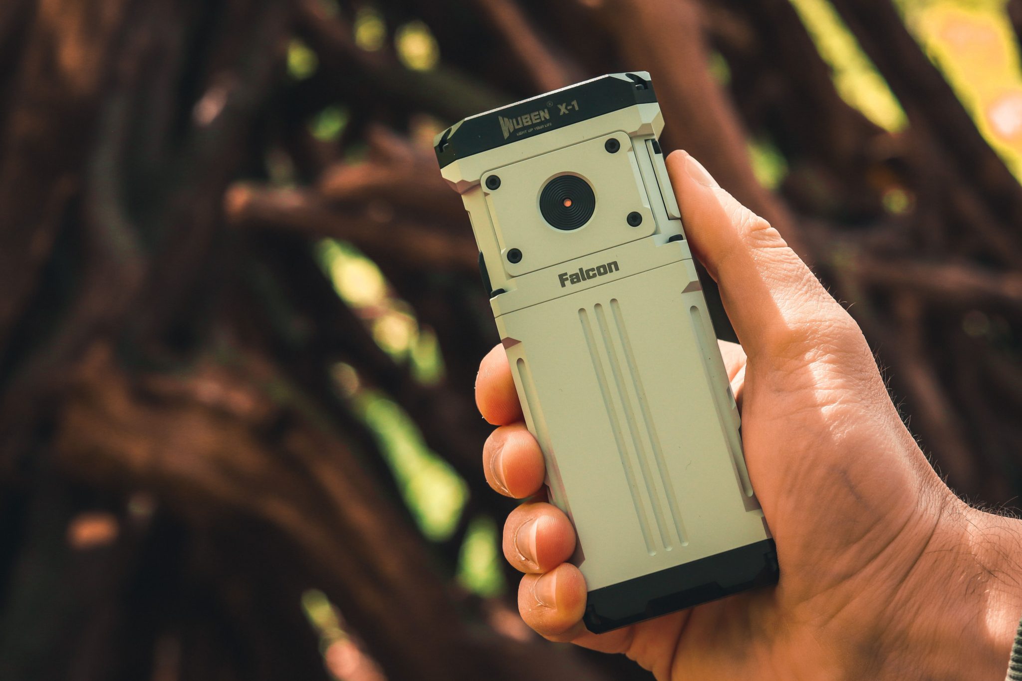 Wuben X1 Falcon Test - Militär Taschenlampe